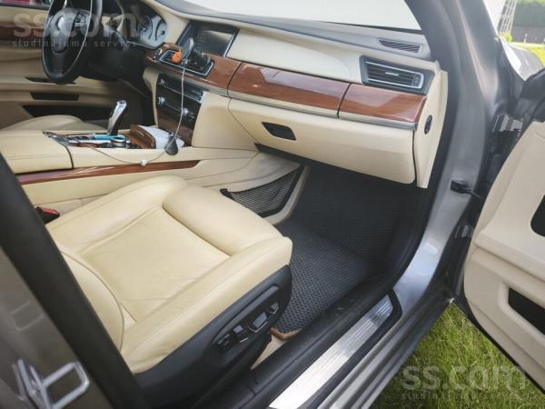 BMW 730 2013 in Riga on AUTOMOTO.COM.LV BMW 730 2013 in Riga, with an engine capacity of 3.00 L and mileage of 325 thousand km for 12950 €, photo 8 on AUTOMOTO.COM.LV