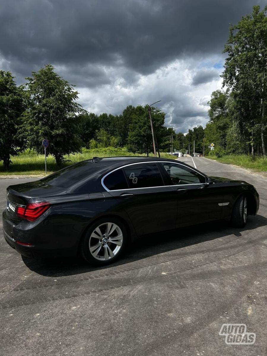 BMW 730 2014 in Kaunas, with an engine capacity of 3.00 L and mileage of 286 thousand km for 11000 €, photo 8 on AUTOMOTO.COM.LV