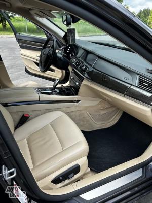 BMW 730 2014 in Kaunas, with an engine capacity of 3.00 L and mileage of 286 thousand km for 11000 €, photo 13 on AUTOMOTO.COM.LV