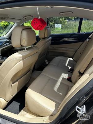 BMW 730 2014 in Kaunas, with an engine capacity of 3.00 L and mileage of 286 thousand km for 11000 €, photo 14 on AUTOMOTO.COM.LV