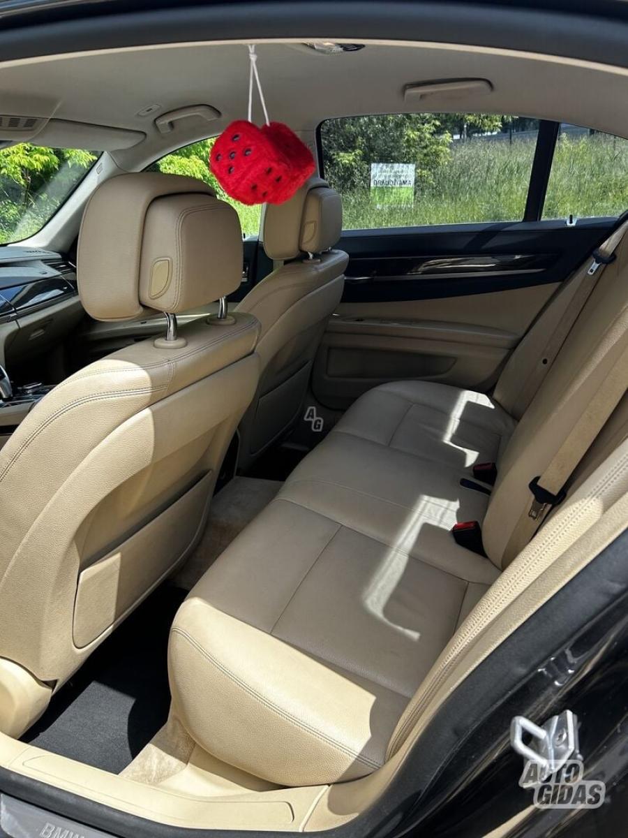 BMW 730 2014 in Kaunas, with an engine capacity of 3.00 L and mileage of 286 thousand km for 11000 €, photo 14 on AUTOMOTO.COM.LV