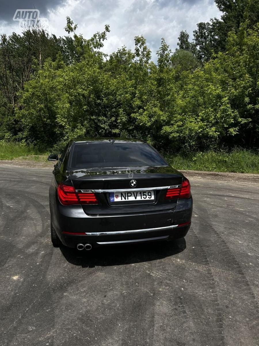 BMW 730 2014 in Kaunas, with an engine capacity of 3.00 L and mileage of 286 thousand km for 6300 €, photo 4 on AUTOMOTO.COM.LV