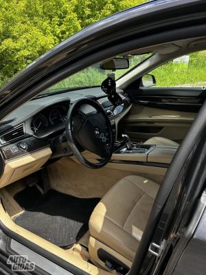 BMW 730 2014 in Kaunas, with an engine capacity of 3.00 L and mileage of 286 thousand km for 6300 €, photo 6 on AUTOMOTO.COM.LV