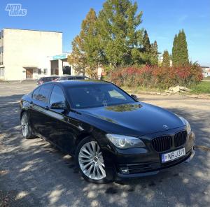 BMW 730 2015 in Pakruojis, with an engine capacity of 3.00 L and mileage of 303 thousand km for 145000 €, photo 3 on AUTOMOTO.COM.LV