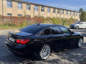 BMW 730 2015 in Pakruojis, with an engine capacity of 3.00 L and mileage of 303 thousand km for 145000 €, photo 5 on AUTOMOTO.COM.LV