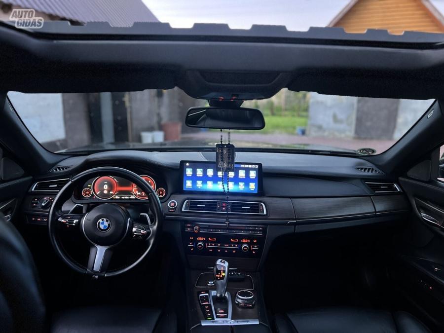 BMW 730 2015 in Pakruojis, with an engine capacity of 3.00 L and mileage of 303 thousand km for 145000 €, photo 19 on AUTOMOTO.COM.LV