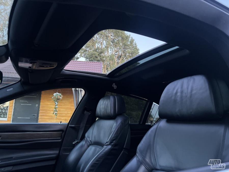 BMW 730 2015 in Pakruojis, with an engine capacity of 3.00 L and mileage of 303 thousand km for 145000 €, photo 25 on AUTOMOTO.COM.LV