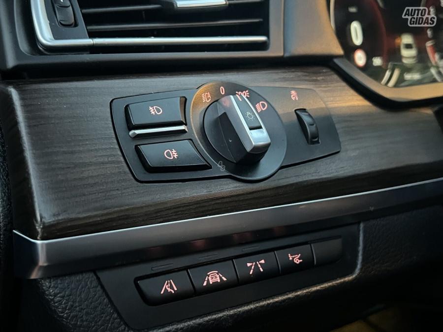 BMW 730 2015 in Pakruojis, with an engine capacity of 3.00 L and mileage of 303 thousand km for 145000 €, photo 33 on AUTOMOTO.COM.LV