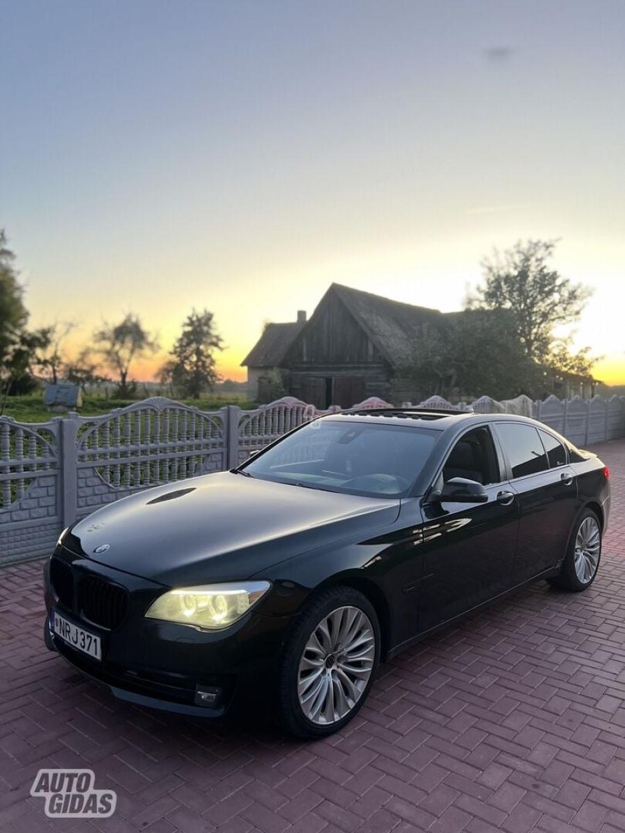 BMW 730 2015 in Pakruojis, with an engine capacity of 3.00 L and mileage of 303 thousand km for 145000 €, photo 34 on AUTOMOTO.COM.LV