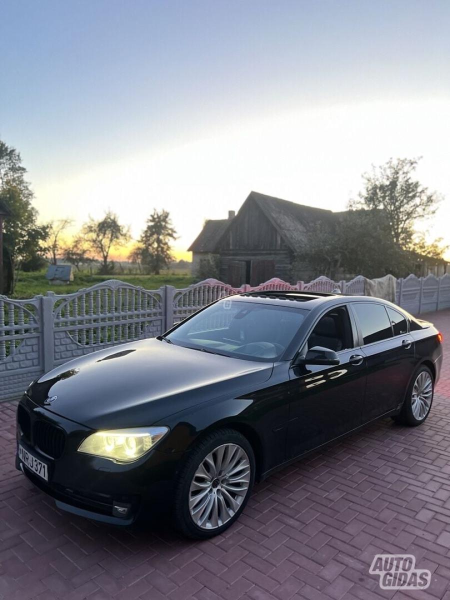 BMW 730 2015 in Pakruojis, with an engine capacity of 3.00 L and mileage of 303 thousand km for 145000 €, photo 37 on AUTOMOTO.COM.LV