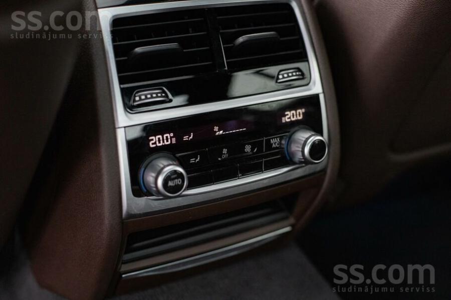 BMW 730 2016 in Riga, with an engine capacity of 3.00 L and mileage of 224 thousand km for 29990 €, photo 12 on AUTOMOTO.COM.LV