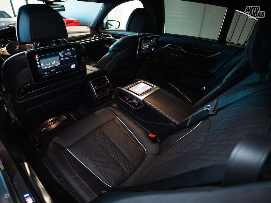 BMW 730 2020 in Marijampole, with an engine capacity of 3.00 L and mileage of 152 thousand km for 49950 €, photo 34 on AUTOMOTO.COM.LV