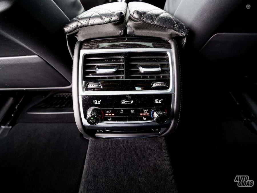BMW 730 2020 in Marijampole, with an engine capacity of 3.00 L and mileage of 152 thousand km for 49950 €, photo 34 on AUTOMOTO.COM.LV
