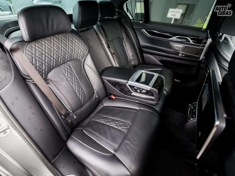 BMW 730 2020 in Marijampole, with an engine capacity of 3.00 L and mileage of 152 thousand km for 49950 €, photo 35 on AUTOMOTO.COM.LV