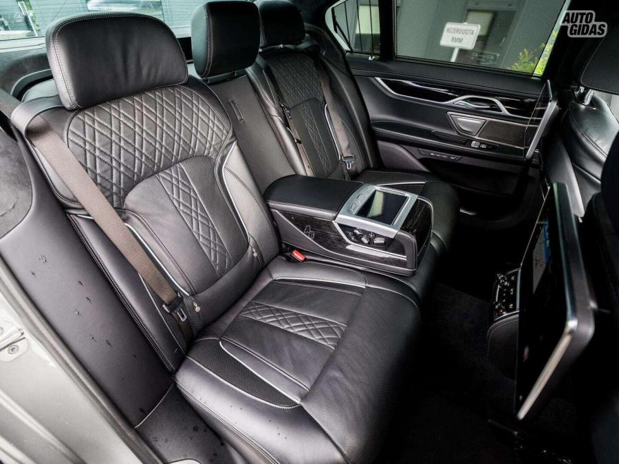 BMW 730 2020 in Marijampole, with an engine capacity of 3.00 L and mileage of 152 thousand km for 49950 €, photo 36 on AUTOMOTO.COM.LV