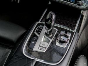 BMW 730 2020 in Kaunas, with an engine capacity of 3.00 L and mileage of 152 thousand km for 45950 €, photo 22 on AUTOMOTO.COM.LV