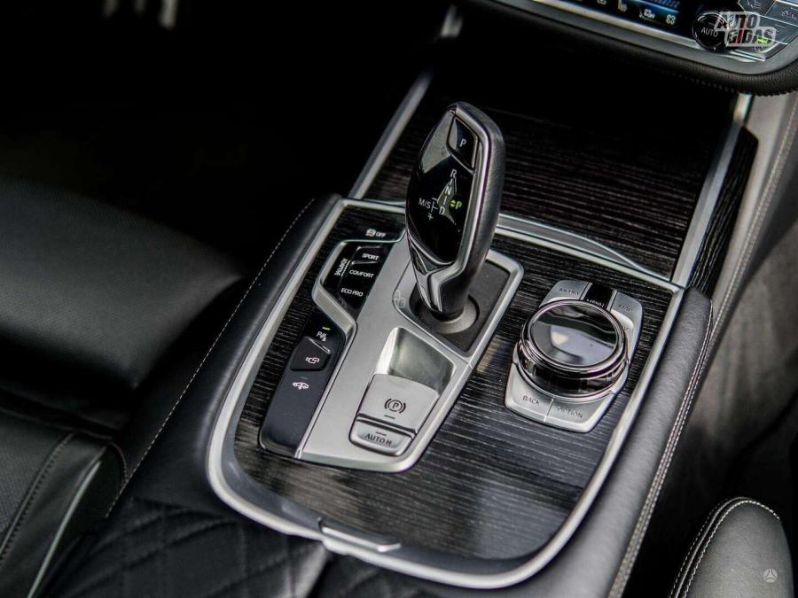 BMW 730 2020 in Kaunas, with an engine capacity of 3.00 L and mileage of 152 thousand km for 45950 €, photo 22 on AUTOMOTO.COM.LV