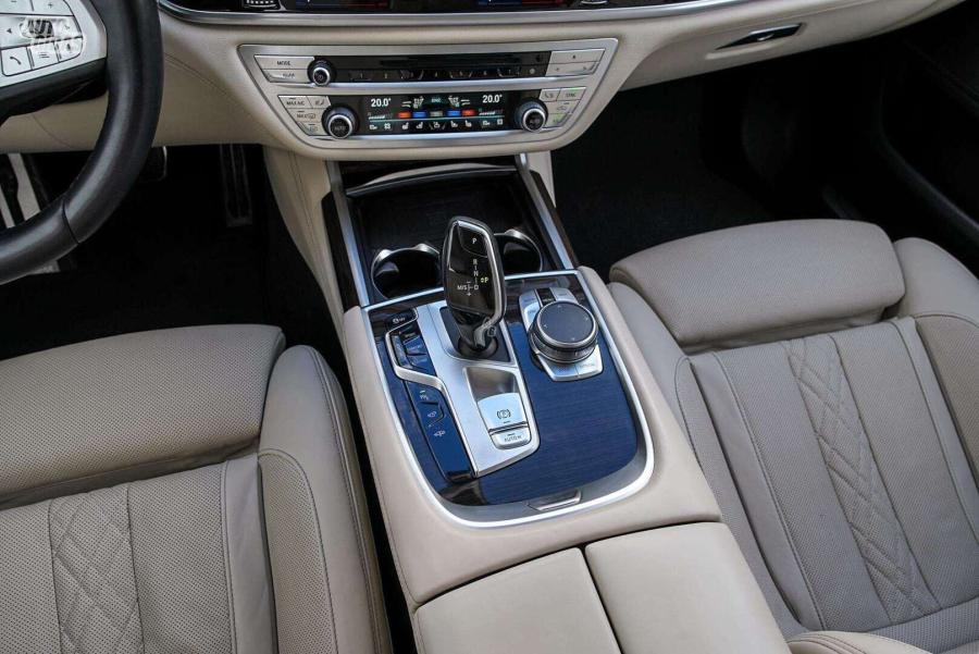 BMW 730 2021 in Kaunas, with an engine capacity of 3.00 L and mileage of 181 thousand km for 49450 €, photo 23 on AUTOMOTO.COM.LV