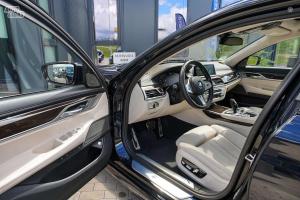 BMW 730 2021 in Kaunas, with an engine capacity of 3.00 L and mileage of 181 thousand km for 49450 €, photo 24 on AUTOMOTO.COM.LV