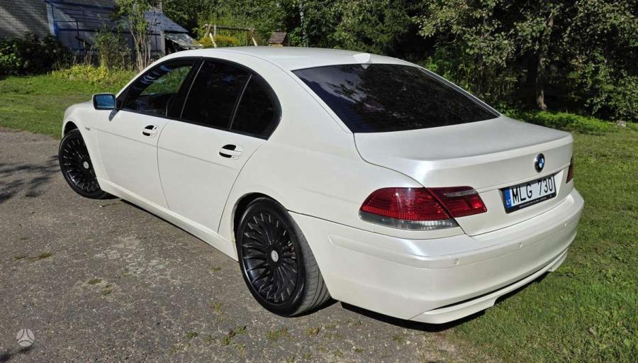 Balts BMW 730 2003 Viļņa, ar dzinēja tilpumu 2.99 L un nobraukumu 275 tūkst. km par 6300 €, foto 5 vietnē AUTOMOTO.COM.LV