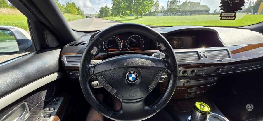 Balts BMW 730 2003 Viļņa, ar dzinēja tilpumu 2.99 L un nobraukumu 275 tūkst. km par 6300 €, foto 9 vietnē AUTOMOTO.COM.LV