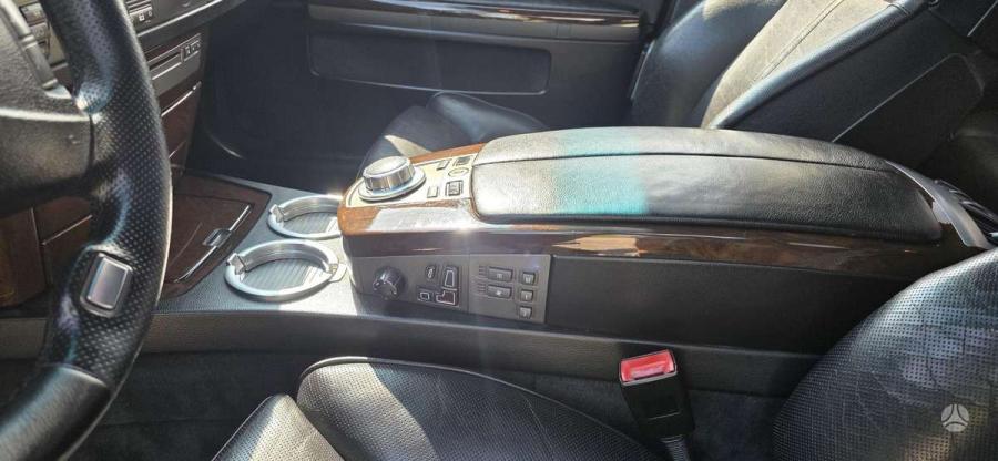 Balts BMW 730 2003 Viļņa, ar dzinēja tilpumu 2.99 L un nobraukumu 275 tūkst. km par 6300 €, foto 16 vietnē AUTOMOTO.COM.LV