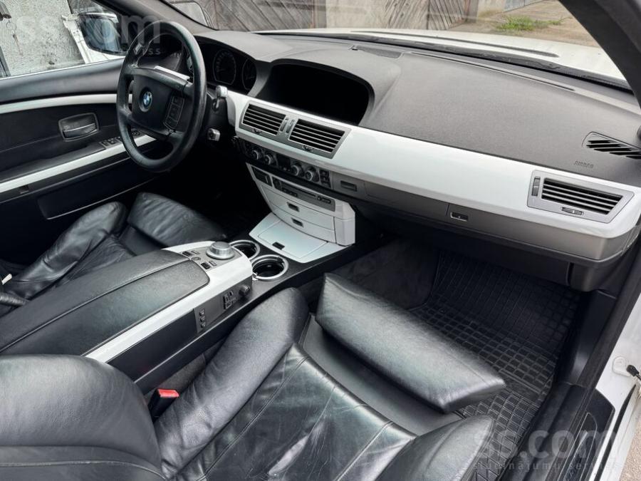 White BMW 730 2005 in Jurmala, with an engine capacity of 3.00 L and mileage of 364 thousand km for 2600 €, photo 10 on AUTOMOTO.COM.LV