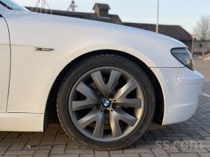 Balts BMW 730 2006 Cēsis, ar dzinēja tilpumu 3.00 L un nobraukumu 321 tūkst. km par 5000 €, foto 6 vietnē AUTOMOTO.COM.LV