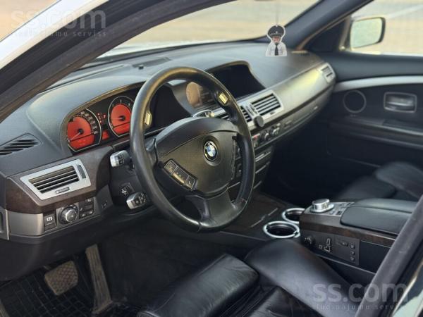 White BMW 730 2006 in Cesis, with an engine capacity of 3.00 L and mileage of 321 thousand km for 5000 €, photo 6 on AUTOMOTO.COM.LV
