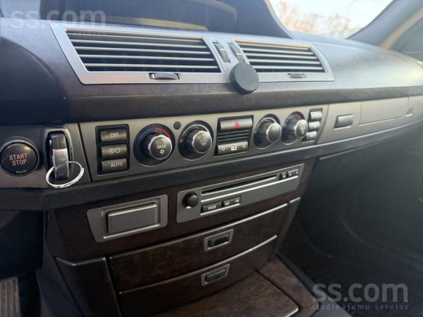White BMW 730 2006 in Cesis, with an engine capacity of 3.00 L and mileage of 321 thousand km for 5000 €, photo 9 on AUTOMOTO.COM.LV