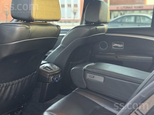White BMW 730 2006 in Cesis, with an engine capacity of 3.00 L and mileage of 321 thousand km for 5000 €, photo 10 on AUTOMOTO.COM.LV