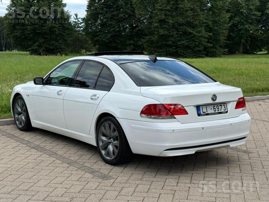 White BMW 730 2006 in Riga, with an engine capacity of 3.00 L and mileage of 329 thousand km for 4990 €, photo 7 on AUTOMOTO.COM.LV