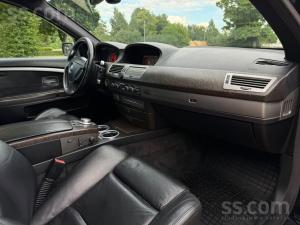 White BMW 730 2006 in Riga, with an engine capacity of 3.00 L and mileage of 329 thousand km for 4990 €, photo 16 on AUTOMOTO.COM.LV