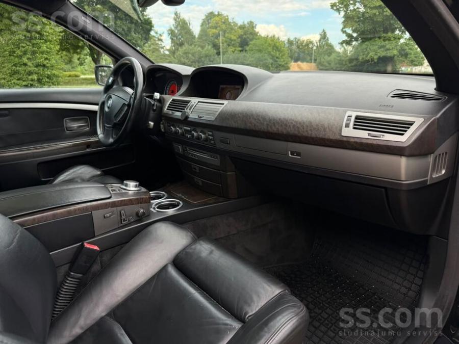White BMW 730 2006 in Riga, with an engine capacity of 3.00 L and mileage of 329 thousand km for 4990 €, photo 16 on AUTOMOTO.COM.LV