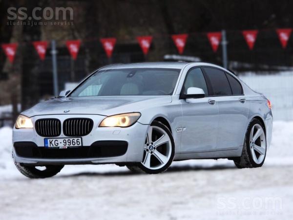 White BMW 730 2010 in Riga, with an engine capacity of 3.00 L and mileage of 377 thousand km for 10990 €, photo 1 on AUTOMOTO.COM.LV