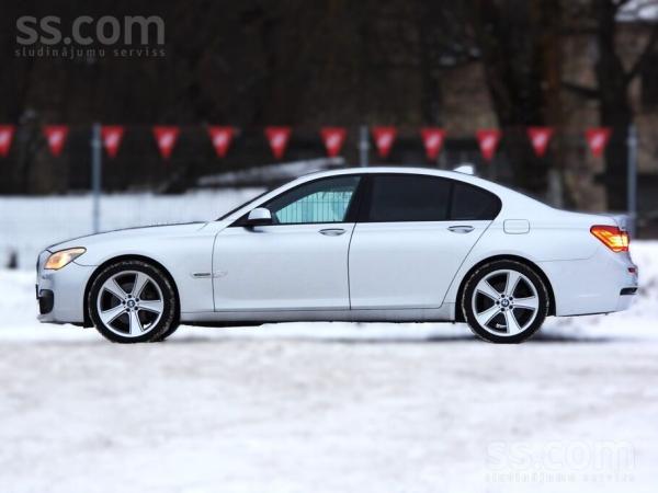 White BMW 730 2010 in Riga, with an engine capacity of 3.00 L and mileage of 377 thousand km for 10990 €, photo 4 on AUTOMOTO.COM.LV