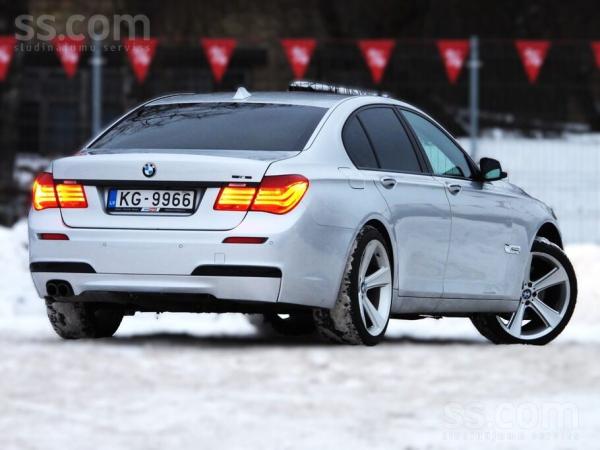 White BMW 730 2010 in Riga, with an engine capacity of 3.00 L and mileage of 377 thousand km for 10990 €, photo 7 on AUTOMOTO.COM.LV