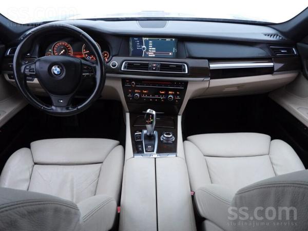 White BMW 730 2010 in Riga, with an engine capacity of 3.00 L and mileage of 377 thousand km for 10990 €, photo 10 on AUTOMOTO.COM.LV