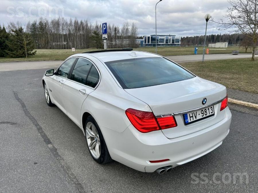 Balts BMW 730 2011 Jelgava, ar dzinēja tilpumu 3.00 L un nobraukumu 160 tūkst. km par 15800 €, foto 3 vietnē AUTOMOTO.COM.LV