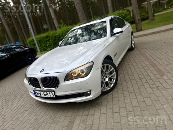 White BMW 730 2011 in Jelgava, with an engine capacity of 3.00 L and mileage of 181 thousand km for 14900 €, photo 1 on AUTOMOTO.COM.LV