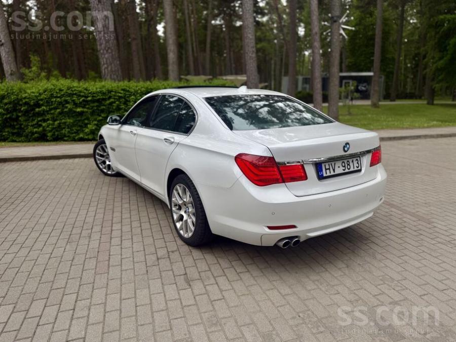 Balts BMW 730 2011 Jelgava, ar dzinēja tilpumu 3.00 L un nobraukumu 181 tūkst. km par 14900 €, foto 5 vietnē AUTOMOTO.COM.LV