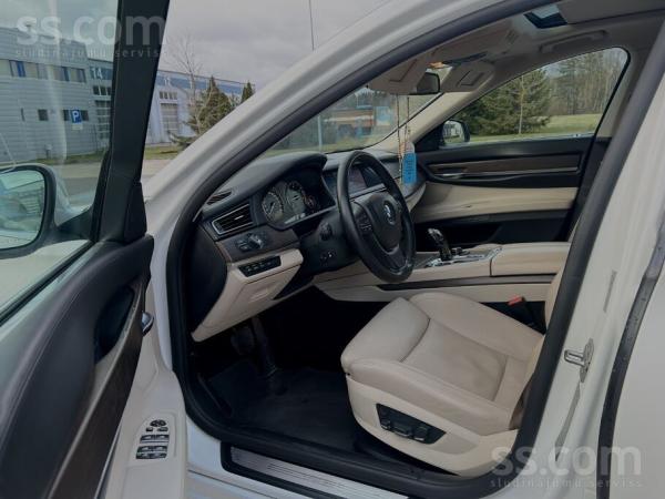 White BMW 730 2011 in Jelgava, with an engine capacity of 3.00 L and mileage of 181 thousand km for 14900 €, photo 9 on AUTOMOTO.COM.LV