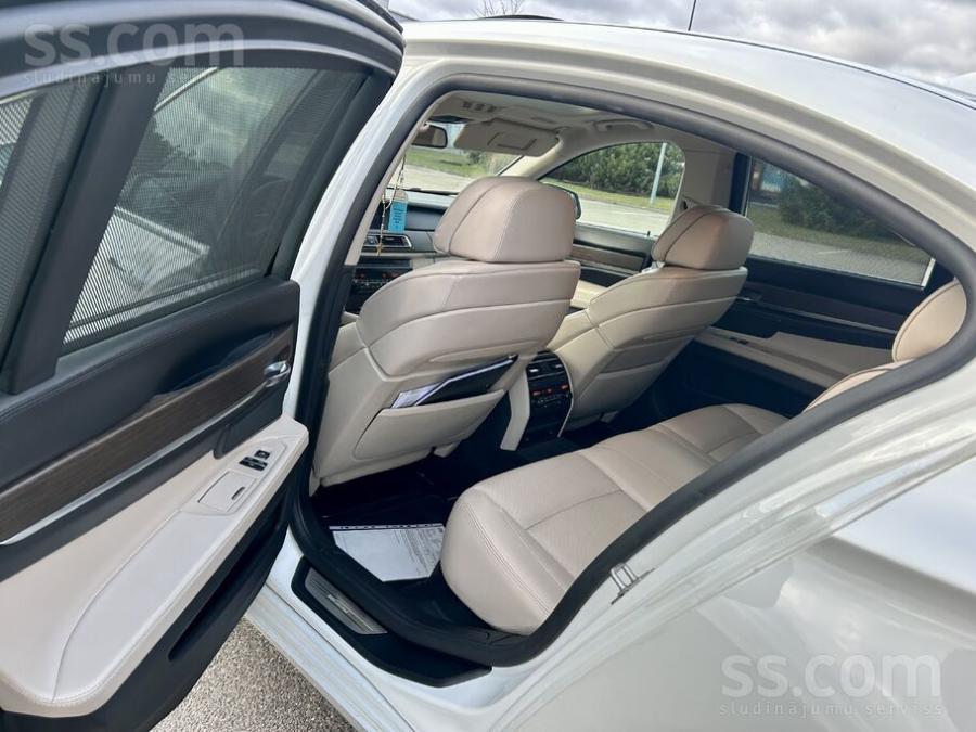 Balts BMW 730 2011 Jelgava, ar dzinēja tilpumu 3.00 L un nobraukumu 181 tūkst. km par 14900 €, foto 12 vietnē AUTOMOTO.COM.LV