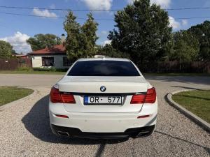 White BMW 730 2011 in Ventspils, with an engine capacity of 3.00 L and mileage of 383 thousand km for 12490 €, photo 6 on AUTOMOTO.COM.LV