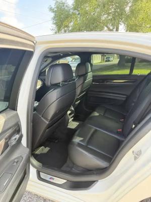 White BMW 730 2011 in Ventspils, with an engine capacity of 3.00 L and mileage of 383 thousand km for 12490 €, photo 16 on AUTOMOTO.COM.LV