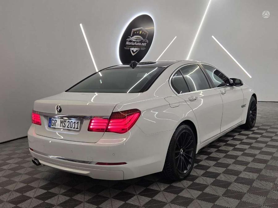White BMW 730 2013 in Marijampole, with an engine capacity of 2.99 L and mileage of 176 thousand km for 14350 €, photo 32 on AUTOMOTO.COM.LV