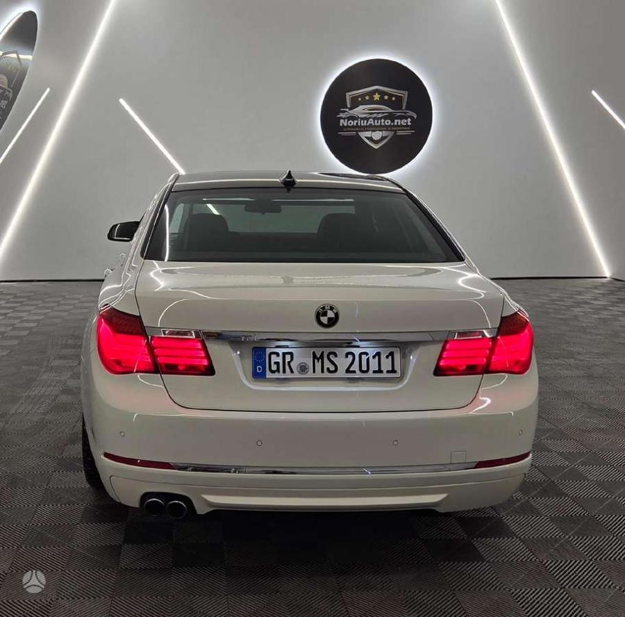 White BMW 730 2013 in Marijampole, with an engine capacity of 2.99 L and mileage of 176 thousand km for 14350 €, photo 36 on AUTOMOTO.COM.LV