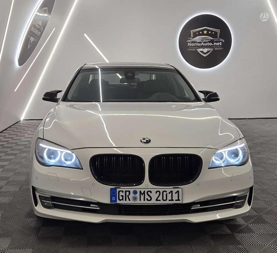White BMW 730 2013 in Marijampole, with an engine capacity of 2.99 L and mileage of 176 thousand km for 14350 €, photo 39 on AUTOMOTO.COM.LV