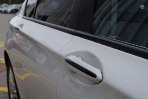 White BMW 730 2013 in Vilnius, with an engine capacity of 2.99 L and mileage of 283 thousand km for 11900 €, photo 10 on AUTOMOTO.COM.LV