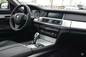 White BMW 730 2013 in Vilnius, with an engine capacity of 2.99 L and mileage of 283 thousand km for 11900 €, photo 14 on AUTOMOTO.COM.LV